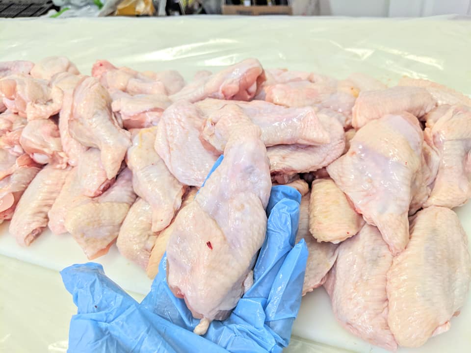 10 Pounds of Split/tip off Jumbo chicken wings – Venericameatsdelivery